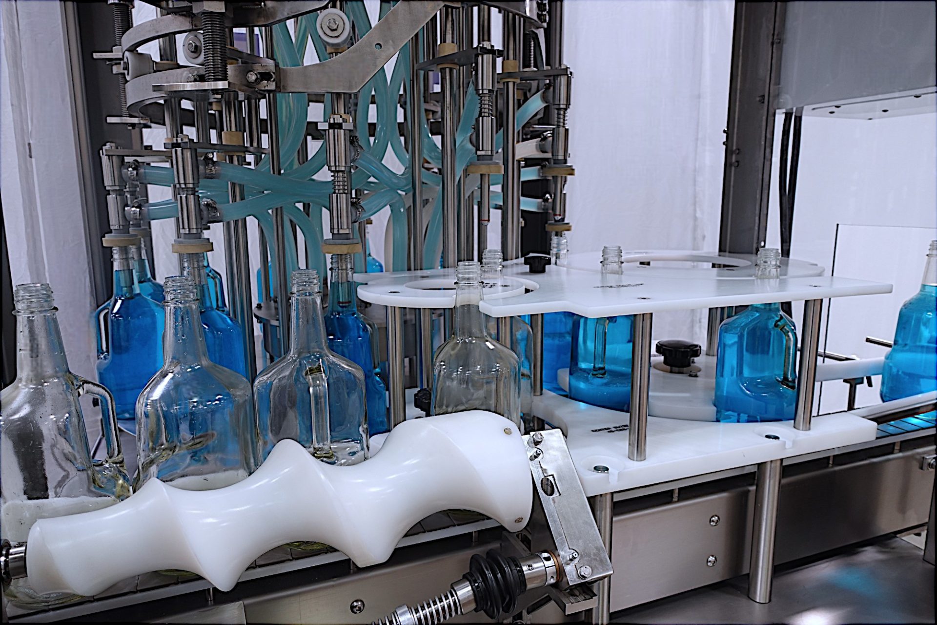 Rotary Overflow Filler (ROF-40) - Accutek Packaging Machine Equipment