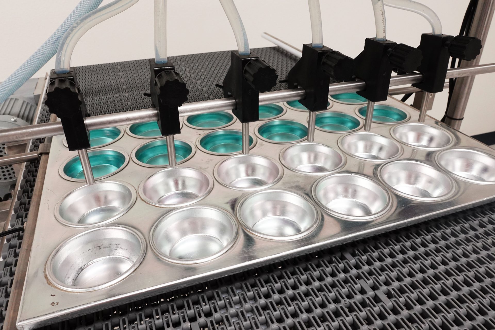 Servo Bakery Tray Depositor - Accutek Packaging Equipment