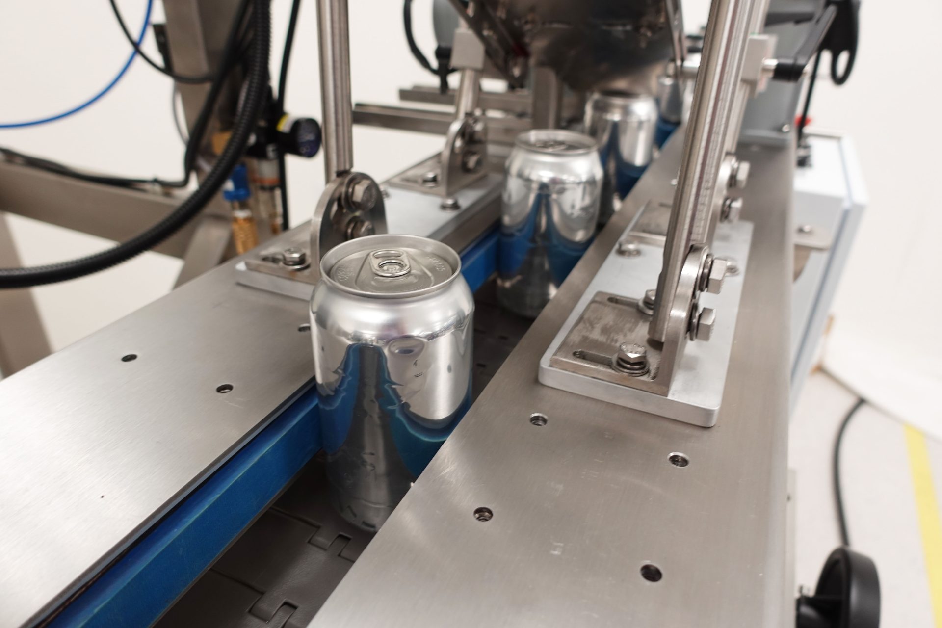 Indexed Stomp Capper - Accutek Packaging Machine & Equipment